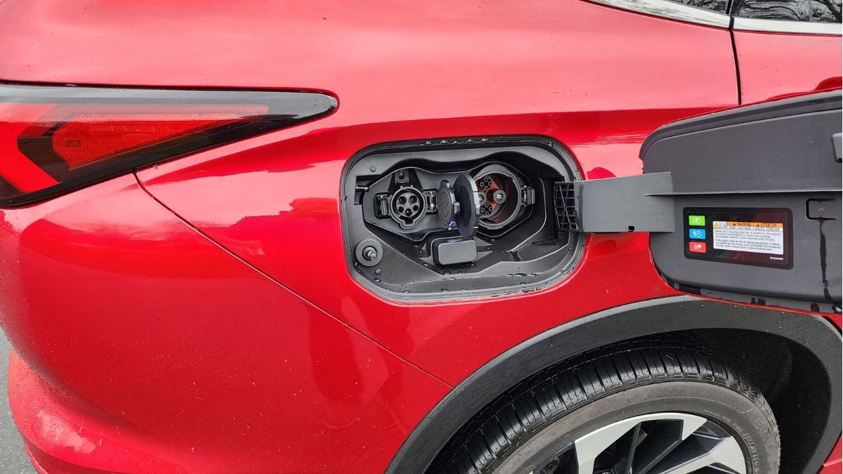 My Week With The 2024 Mitsubishi Outlander PHEV: A Comfortable Eco-Champion, Beyond the Looks ...